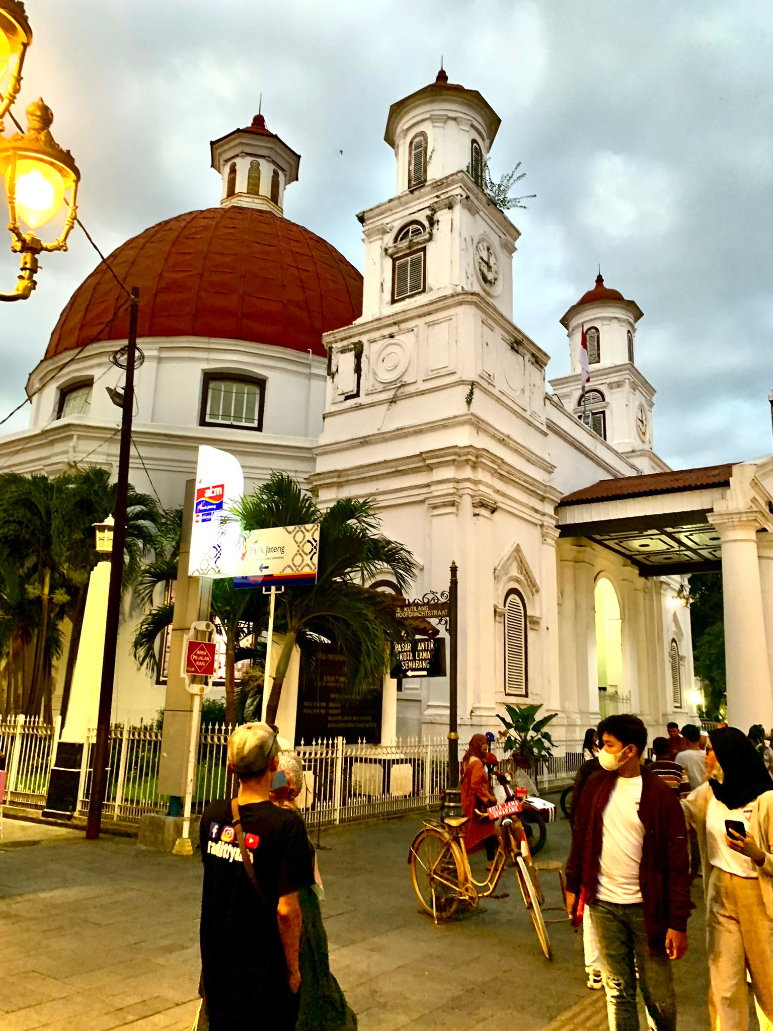 Semarang Indonesien: 5 Sehenswürdigkeiten in Nordjavas Hafenstadt ...