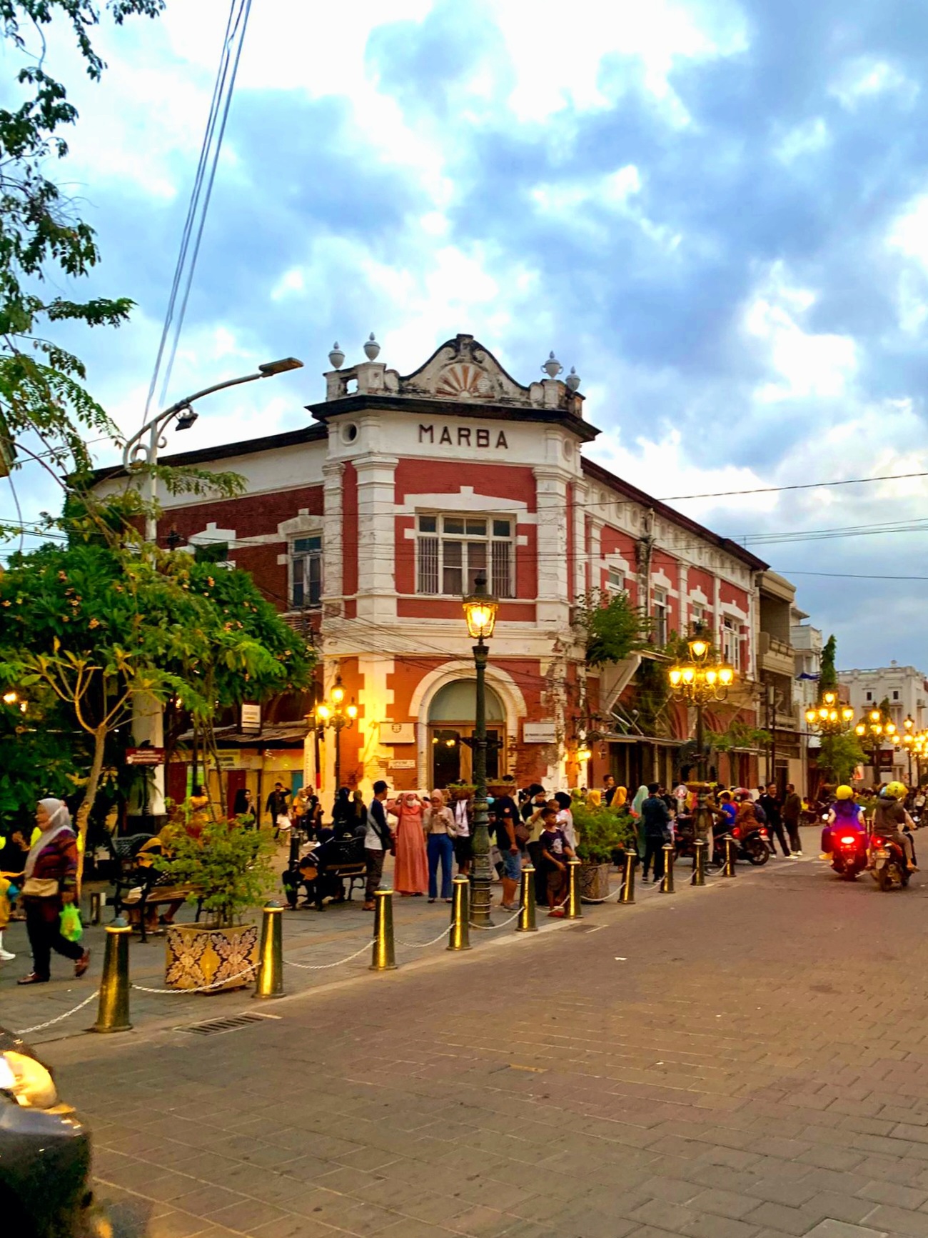 Semarang Indonesien: 5 Sehenswürdigkeiten in Nordjavas Hafenstadt ...